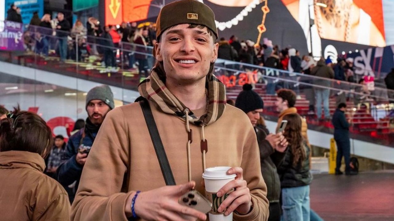 Peso Pluma deja a sus fans insatisfechos tras su presentación en el ...